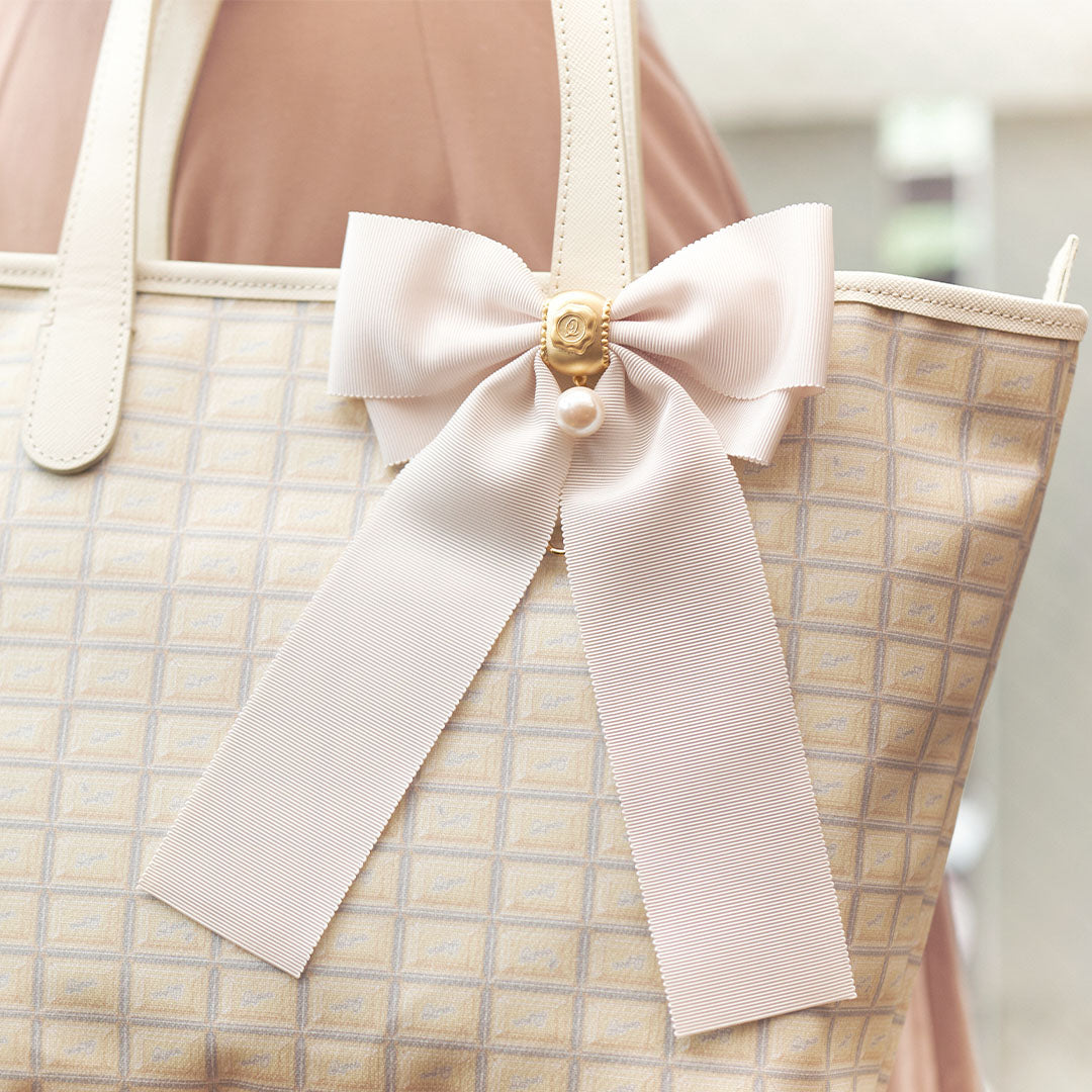 Grosgrain Ribbon Pearl Brooch (Off-White)【Japan Jewelry】 – Japan ...