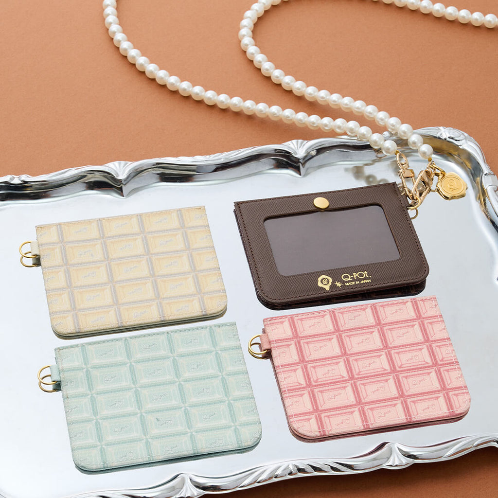 Strawberry Chocolate Passcase【Japan Jewelry】 – Japan Jewelry Brand Q-pot. International Online Shop